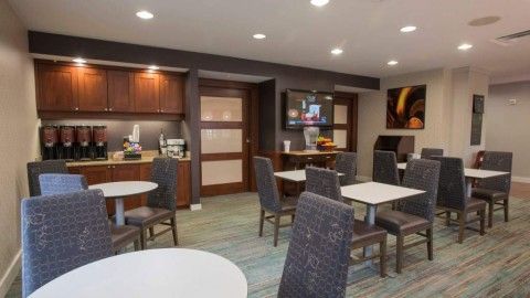 Media file Residence-Inn-Breakfast-Area-cbad5cb65056a36_cbad5db4-5056 ...